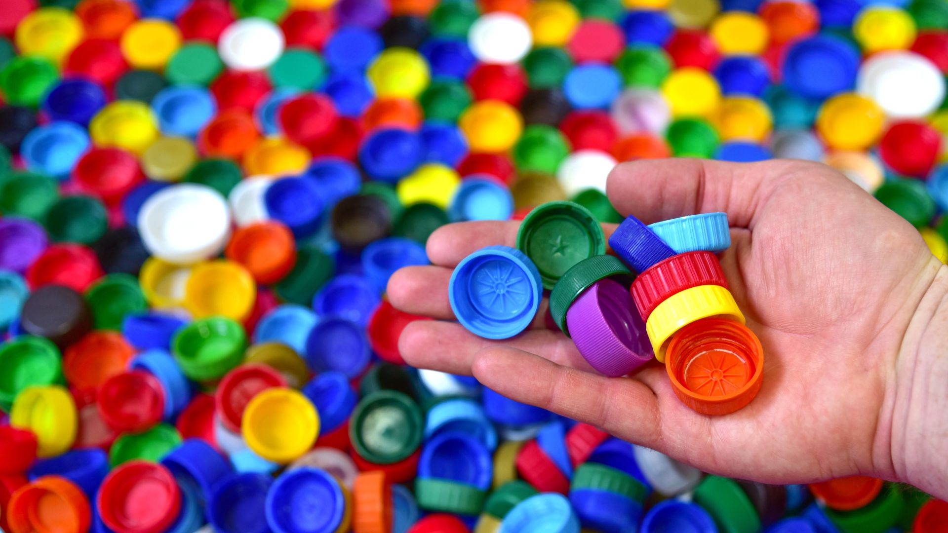 Entendendo a Reciclagem de Plásticos: PP, PE e PEAD - Trevo Reciclagem